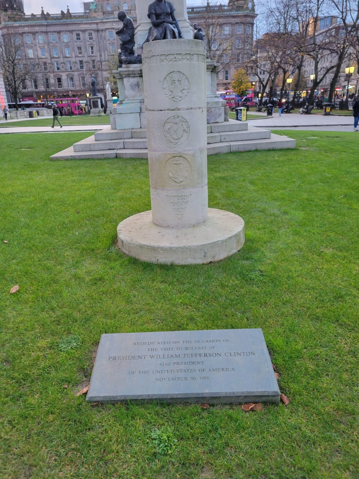 Bill Clinton Visits Belfast, Northern Ireland November 1995 - Robert ...